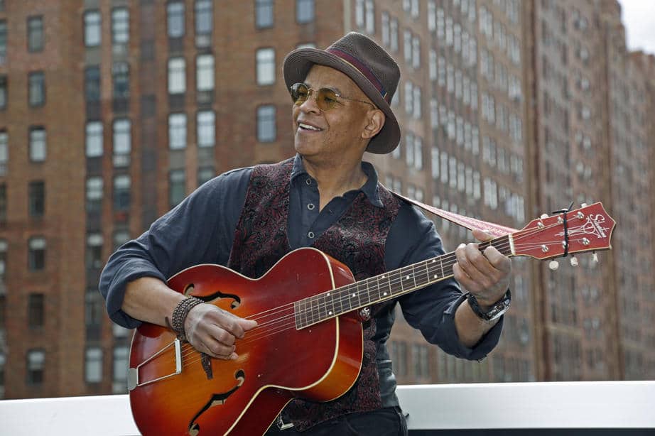 Descubre todo sobre el cantor y músico GUY DAVIS