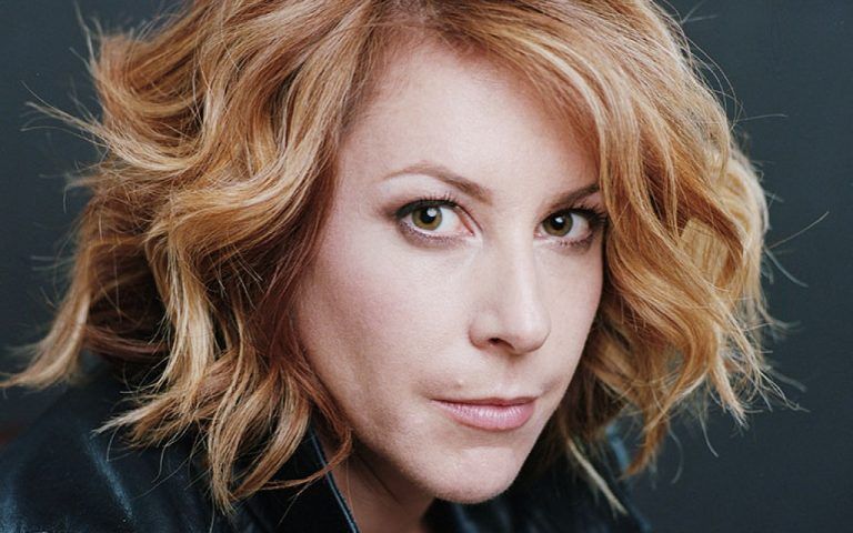 ¿Conoces a ROBIN MCKELLE? Aprende todo sobre ella aquí