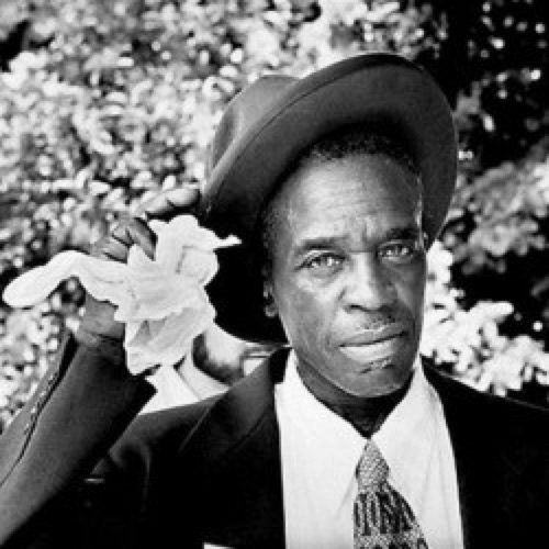 ¿Conoces a SKIP JAMES? Aprende todo sobre él aquí