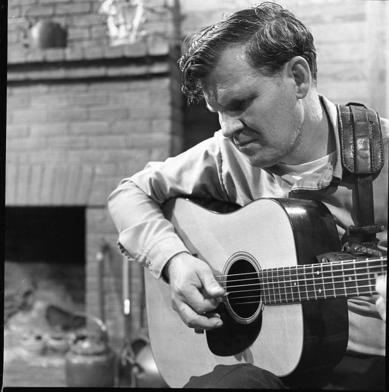 ¿Conoces a DOC WATSON? Descubre todo sobre el aqui