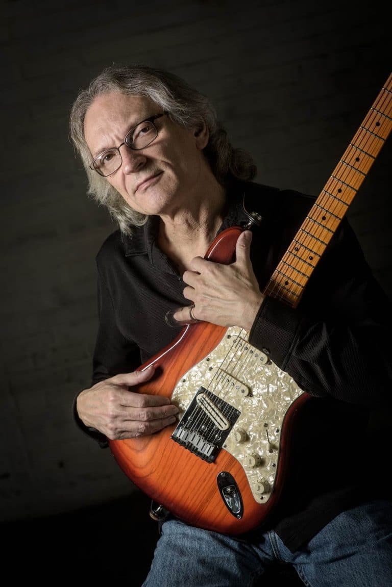Descubre todo sobre SONNY LANDRETH un guitarrista con estilo propio