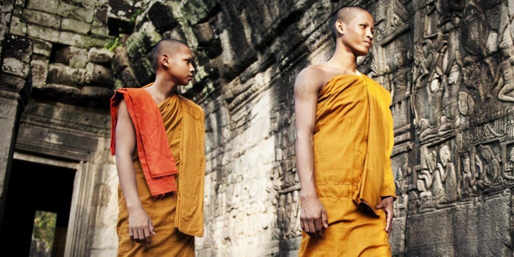 RESUMEN DE EL MONJE QUE VENDIÓ SU FERRARI