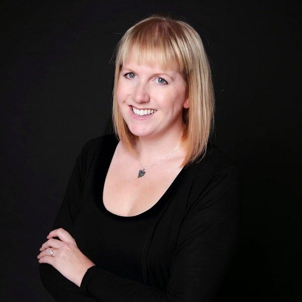 BIOGRAFIA DEL AUTOR CLARE MACKINTOSH Y SUS LIBROS